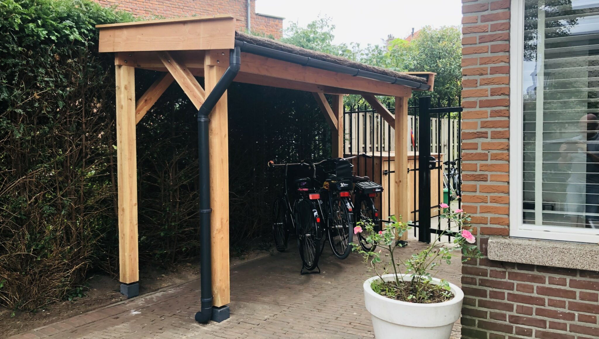 Houtwerk - overkapping - veranda - pergola - fietsenberging op maat ...